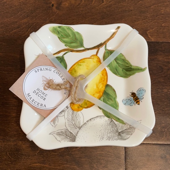 Maxcera | Dining | Maxcera Set Of 4 Lemon Print Appetizer Plates Nwt ...